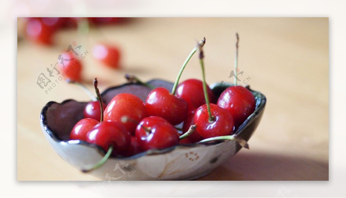 茶荷与樱桃图片素材-编号13517519-图行天下